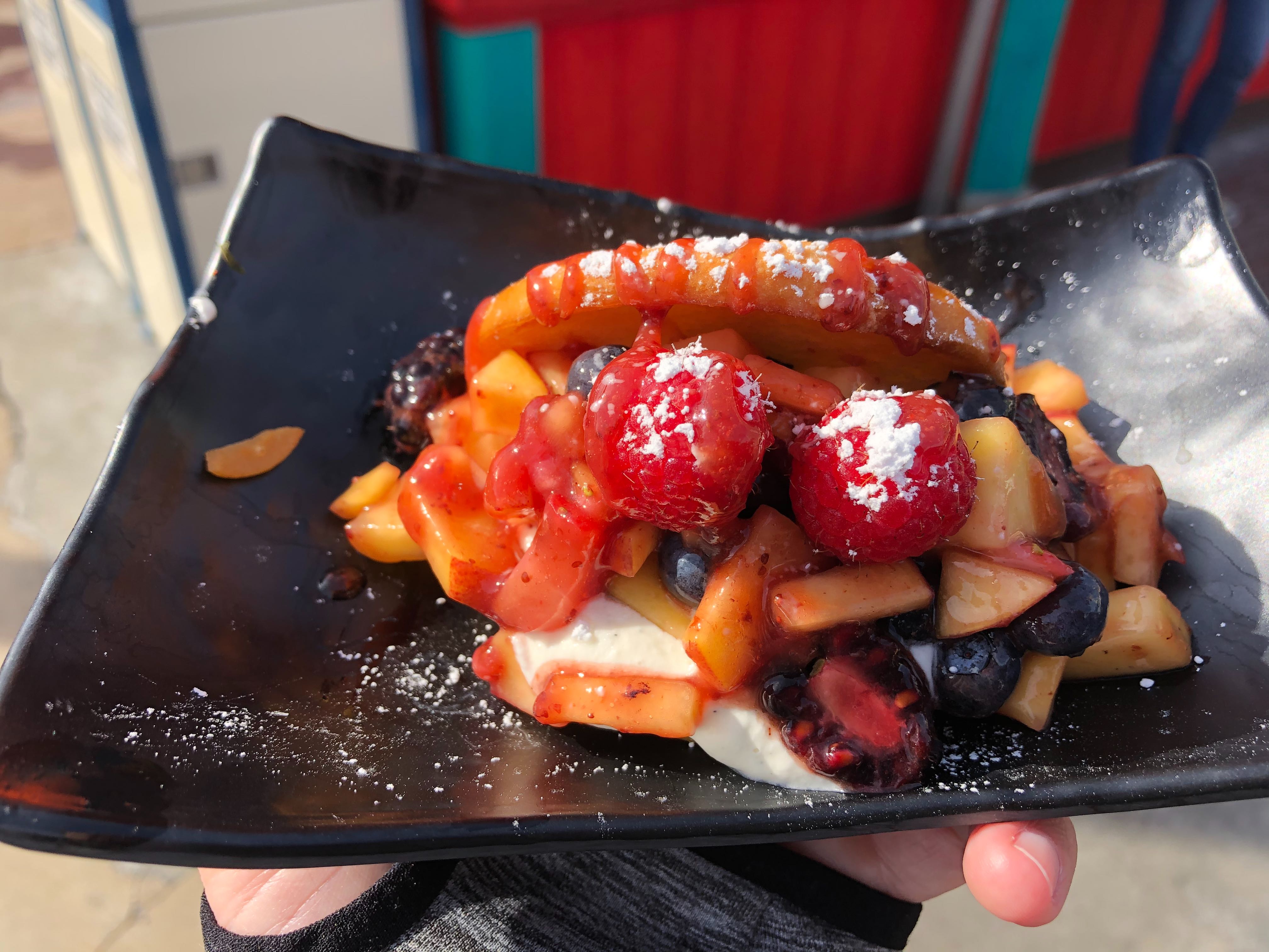 REVIEW: Fresh and Fruity Lunar New Year Dessert Bao Bun at Lucky ...