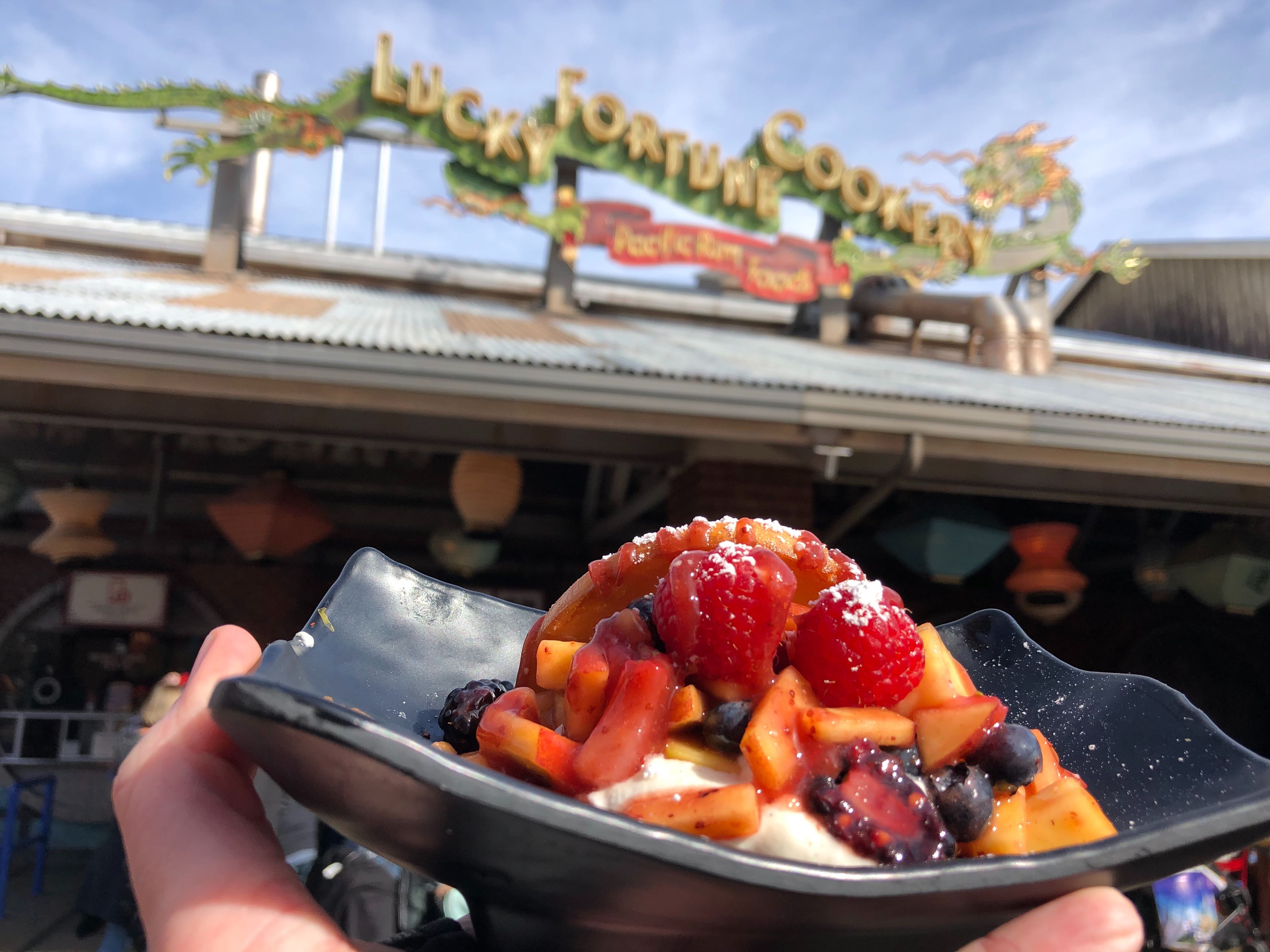 REVIEW: Fresh and Fruity Lunar New Year Dessert Bao Bun at Lucky ...