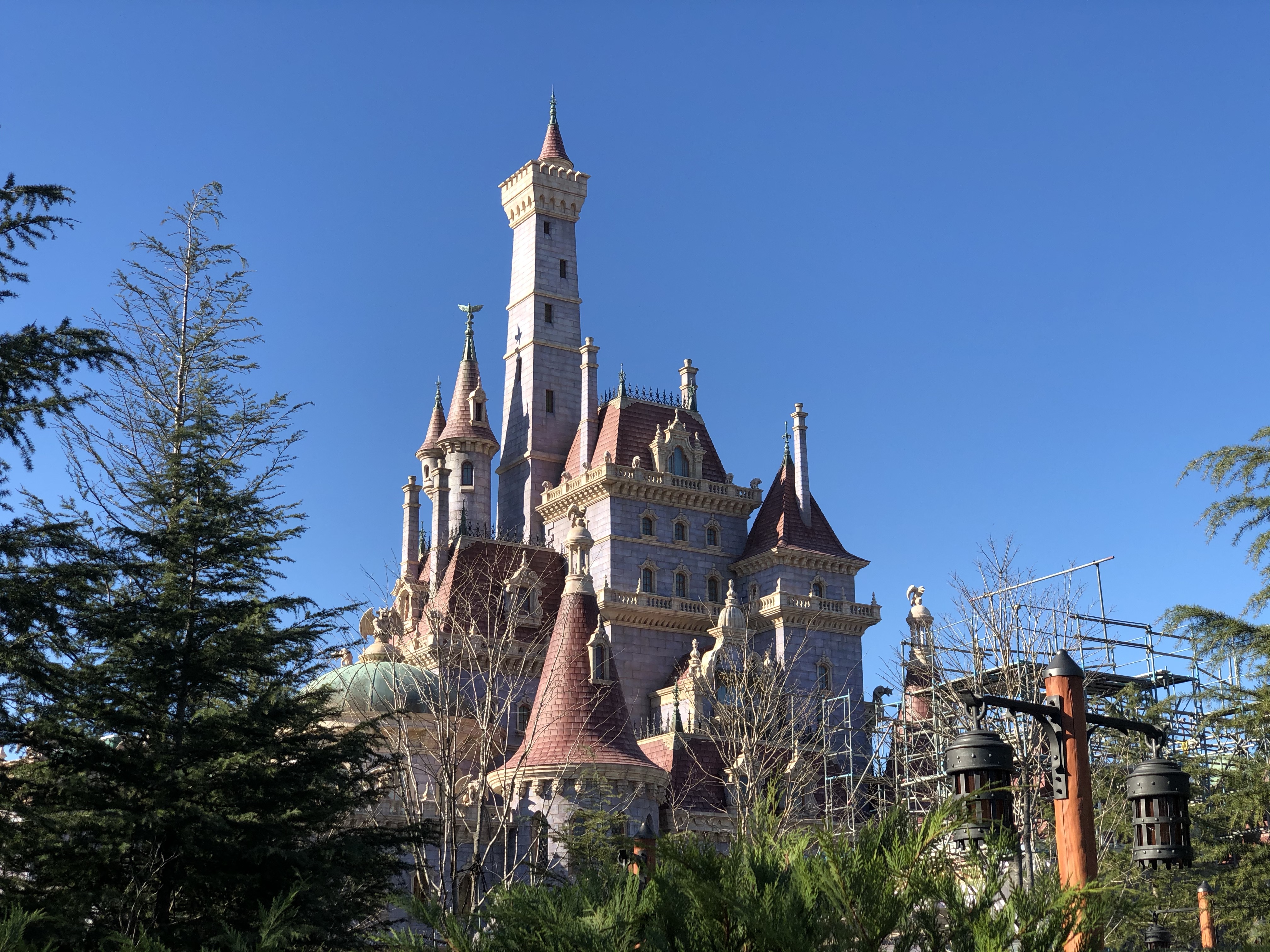 PHOTOS, VIDEO: More Scaffolds Down on Beast's Castle, Happy Ride with ...