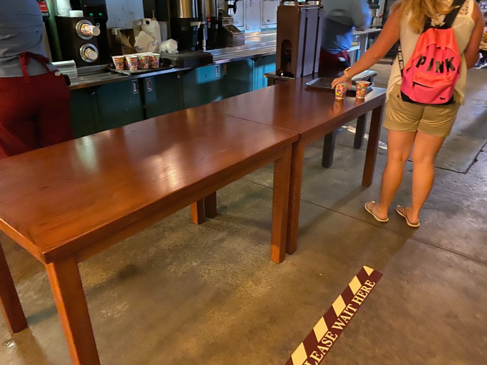 PHOTOS: Le Restaurant Backlot Express Rouvre Ses Portes Aux Disney's ...